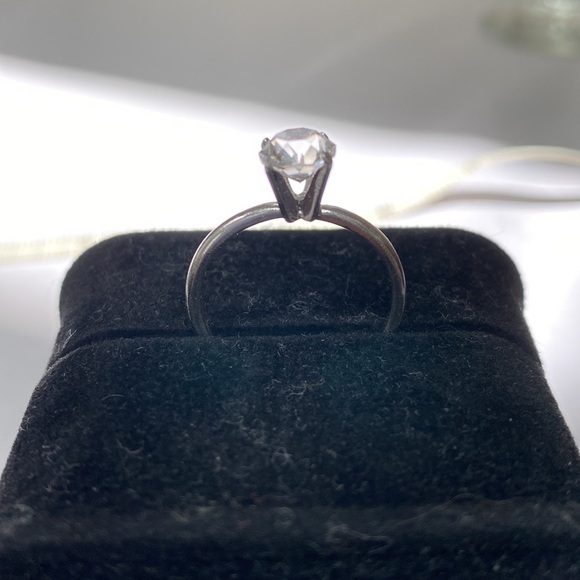 Uncas | Jewelry | Vintage Uncas Solitaire Cubic Zirconia Ring | Poshmark